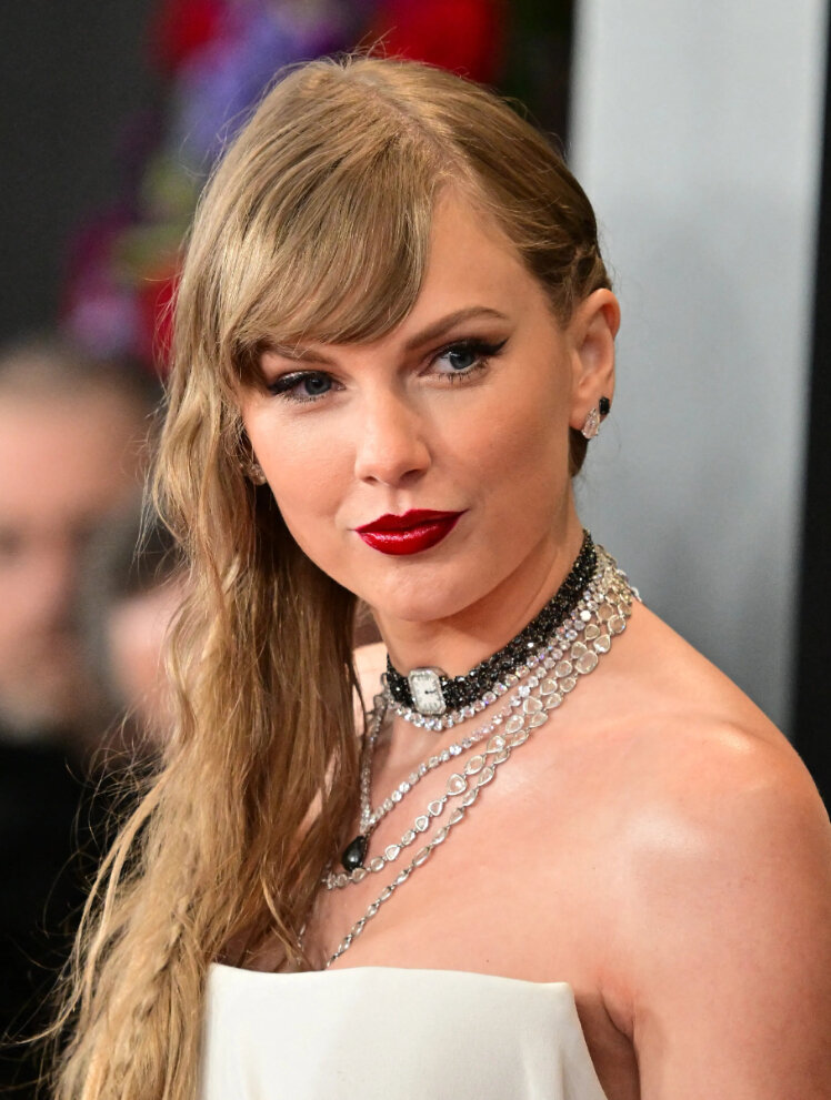 Taylor Swift, tan millonaria como sus joyas