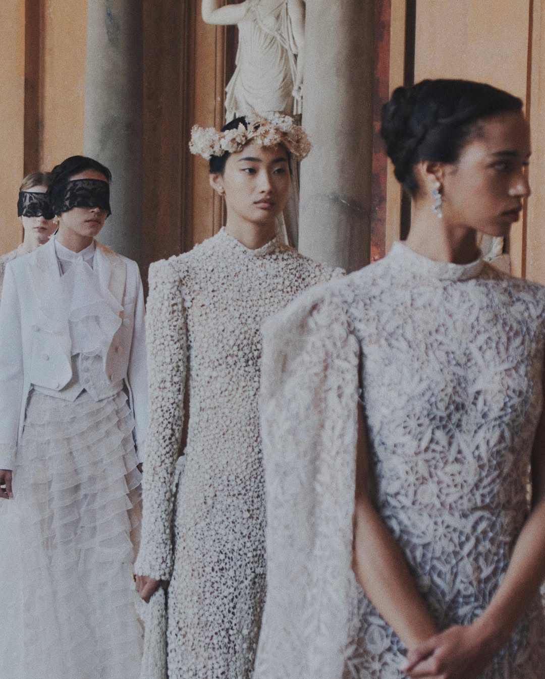 Dior enaltece el arte en su colección Crucero 2026